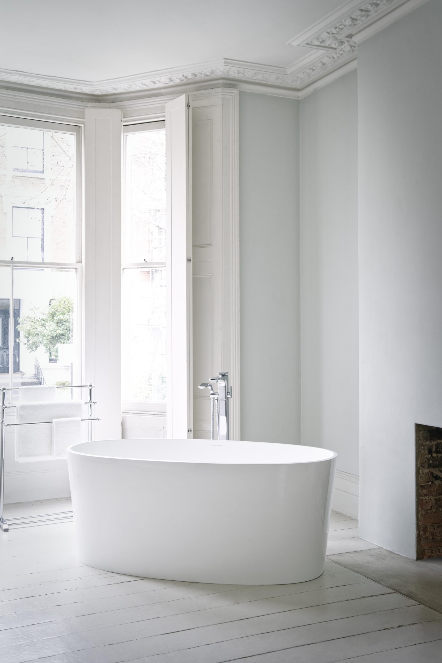Victoria + Albert IOS 59" Freestanding Tub With Overflow Standard White
