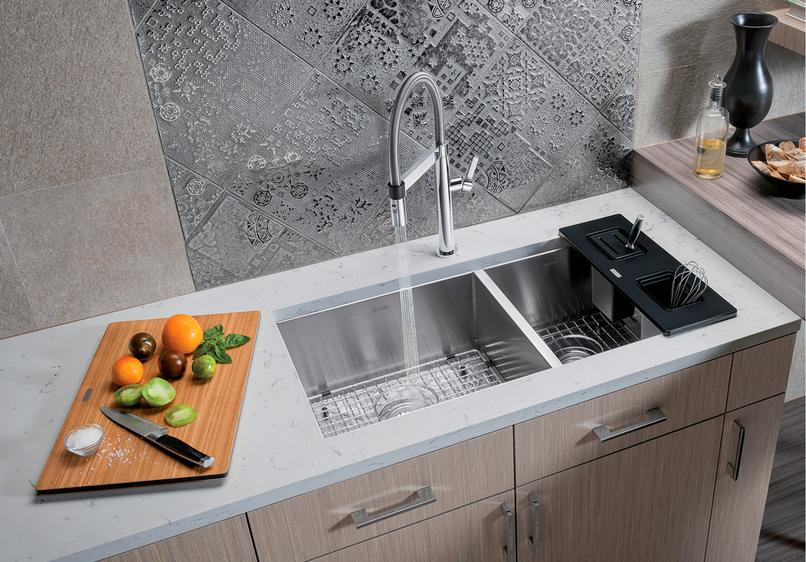 BLANCO 33"X18" QUATRUS U 1.75 BOWL UNDERMOUNT KITCHEN SINK - STAINLESS